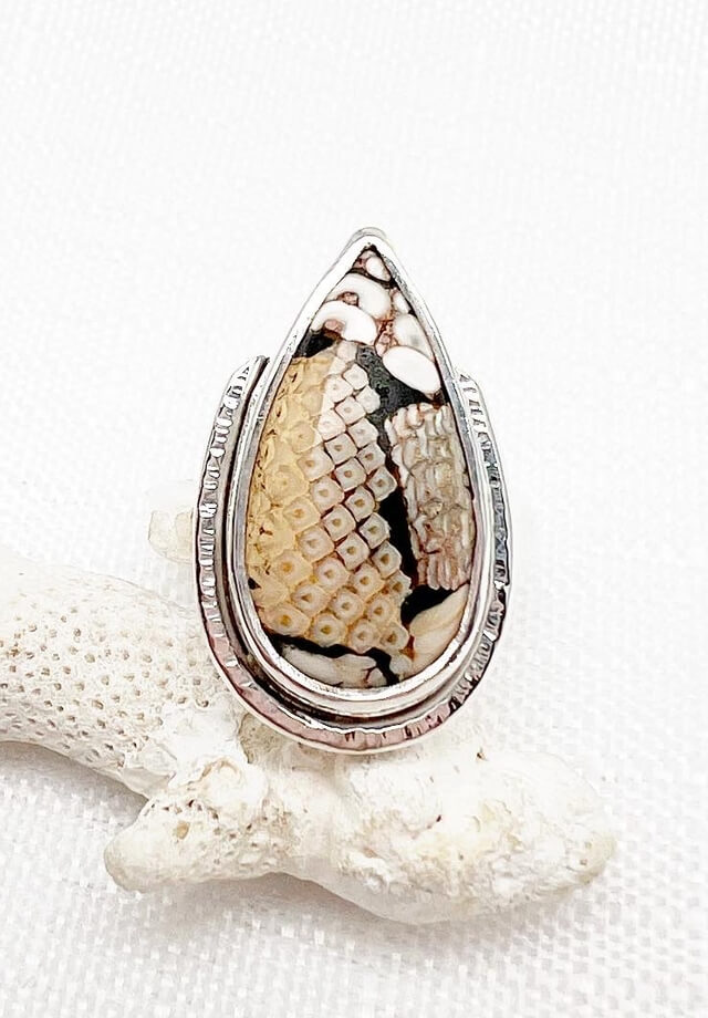 Snake Skin Agate Ring Size 8.5 – Bobbie Marie Jewelry